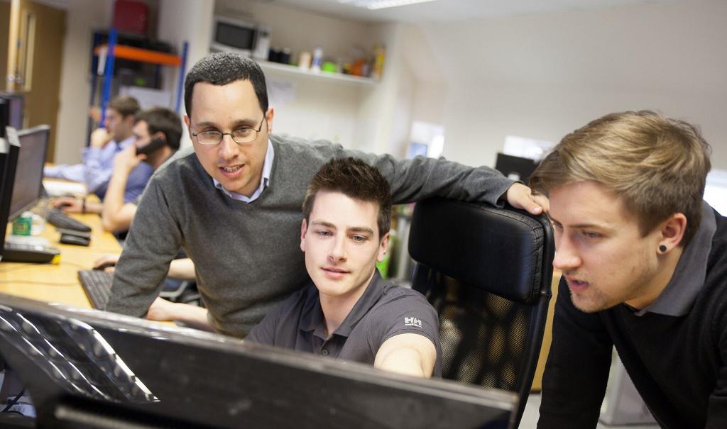 Outsourced IT Support vs In-House IT Team: What You Need To Know